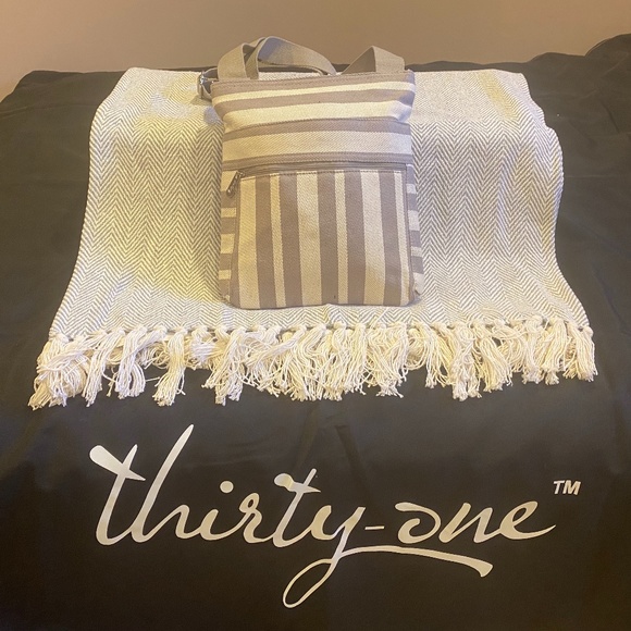 thirty-one | Bags | New Crossbody Bag By Thirtyone | Poshmark